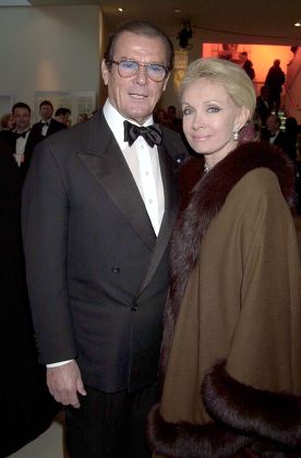 Roger Moore Wife Bafta Awards Ceremony Editorial Stock Photo - Stock ...