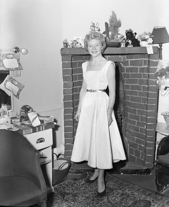 Dora Bryan Actress Who Appearing Musical Foto stock editorial - Imagem ...