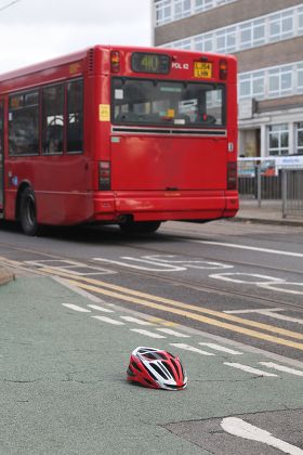 __COUNT__ Scene of fatal traffic accident after cyclist is run over by ...