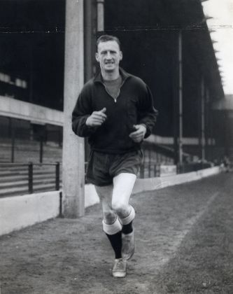 Ron Baynham Luton Town Fc Footballer Redaktionelles Stockfoto ...