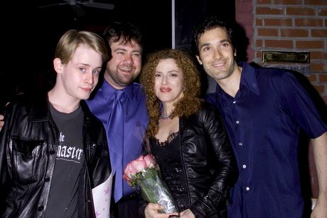 Macaulay Culkin Adam Marcus Bernadette Peters - Foto de stock de ...