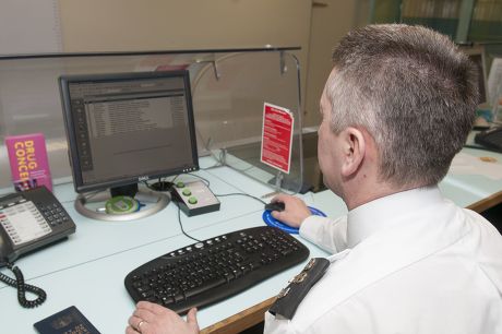 Desk Sergeant On Duty Bishopsgate Police Editorial Stock Photo - Stock ...