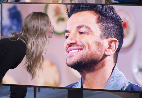 __COUNT__ imágenes de 'Sunday Side Up' TV Programme, London, Britain ...