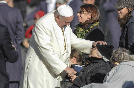 Pope Francis Blessing Child Editorial Stock Photo - Stock Image ...