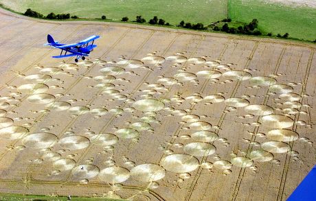 Skydivers Formation Over Giant Crop Circles Editorial Stock Photo ...