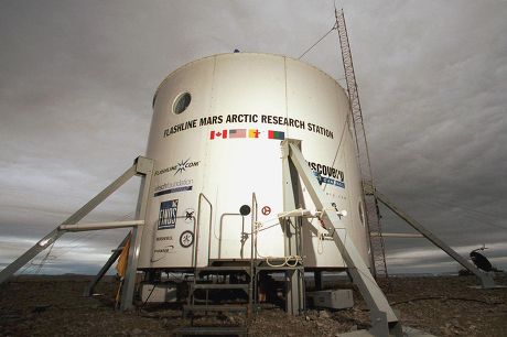 __COUNT__ THE HAUGHTON MARS SOCIETY PROJECT ON DEVON ISLAND IN THE ...