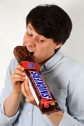 __COUNT__ World's largest Snickers bar, Britain - Dec 2013 Stock ...
