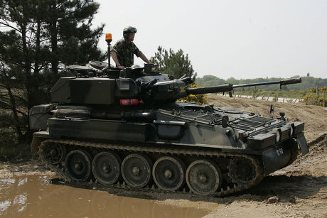 77 Gunnery training Stock Pictures, Editorial Images and Stock Photos ...