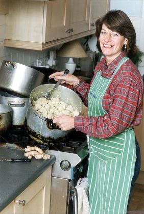 40 Clare latimer Stock Pictures, Editorial Images and Stock Photos ...