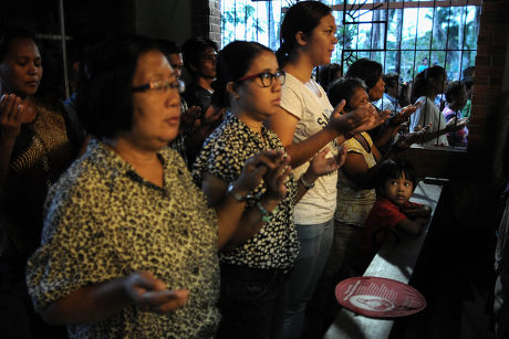 Typhoon Survivors Sing Fathers Prayer During Editorial Stock Photo ...
