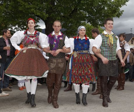 9 Austrian folk dance Stock Pictures, Editorial Images and Stock Photos ...