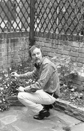 __COUNT__ British Actor Kenneth Cope at home with wife and family, UK ...