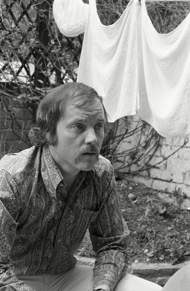 __COUNT__ British Actor Kenneth Cope at home with wife and family, UK ...