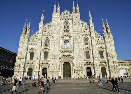 Tourists Front West Facade Milan Cathedral Editorial Stock Photo ...