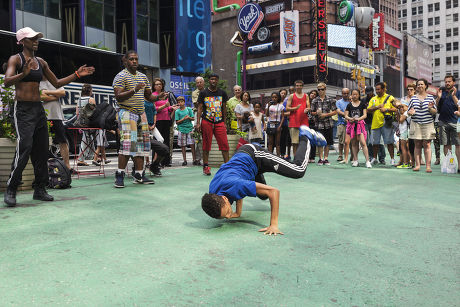 Street Dance Performance Times Square Editorial Stock Photo - Stock ...