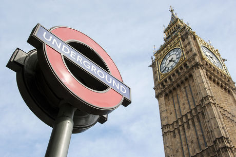 75 London metro logo Stock Pictures, Editorial Images and Stock Photos ...