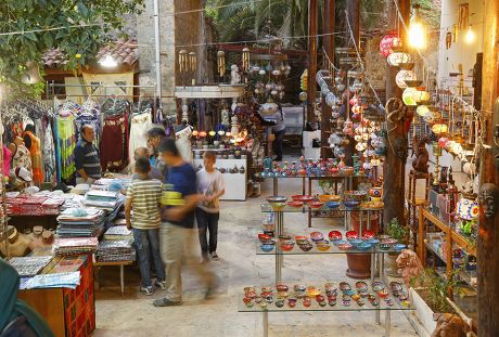 500 Souvenir stalls Stock Pictures, Editorial Images and Stock Photos ...