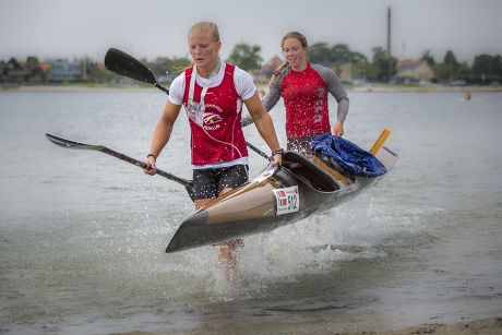 70 Boat splashes water Stock Pictures, Editorial Images and Stock ...
