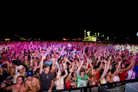 Crowds Global Gathering Festival Long Marston Editorial Stock Photo ...