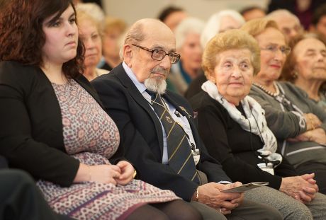 __COUNT__ imágenes de Holocaust Educational Trust's Lord Merlyn-Rees ...