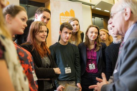 __COUNT__ imágenes de Holocaust Educational Trust's Lord Merlyn-Rees ...