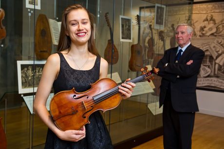 Violinist Student Kristine Balanas Stradivarius Viola Editorial Stock ...