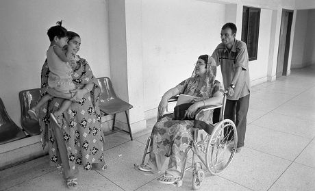 Physically Challenged Woman Exchanges Greetings Child Editorial Stock ...