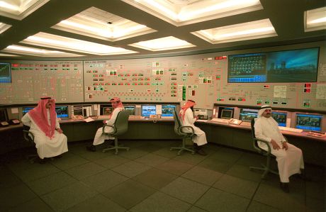 Arabs Staff Control Room Oil Refining Editorial Stock Photo - Stock ...