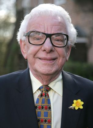 __COUNT__ imágenes de Bob & Barry Cryer 'Mrs Hudson's Diaries' book ...