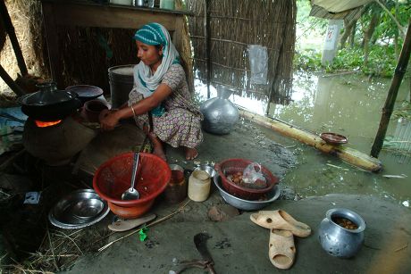Rural Women Cooking On Earthen Oven Editorial Stock Photo - Stock Image ...