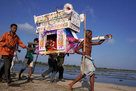 250 Carrying a palanquin Stock Pictures, Editorial Images and Stock ...