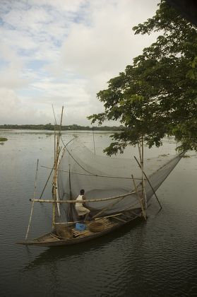 Fisherman Fishing Net River Kapasia Gazipur Editorial Stock Photo ...