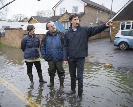 Residents Purley Battle Floods Editorial Stock Photo - Stock Image ...