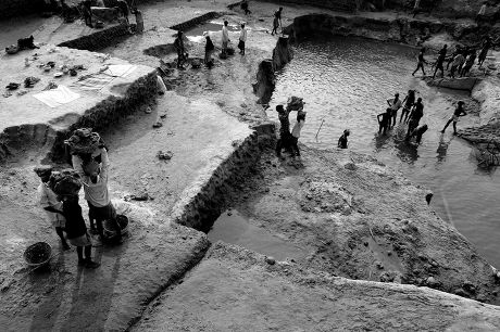 Laborers Working Panchagarah Stone Mine Although Editorial Stock Photo ...