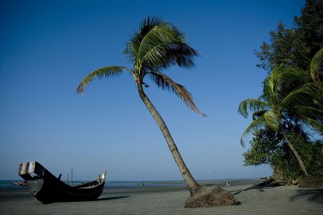 250 Sampan boat Stock Pictures, Editorial Images and Stock Photos ...