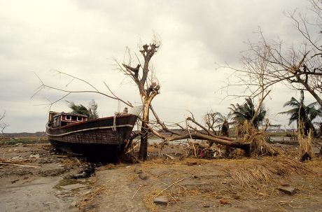 Signs Rampaging Cyclone Patenga Chittagong Bangladesh Editorial Stock ...