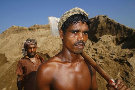 Sand Labourers Bangladesh One Poorest Countries Editorial Stock Photo ...