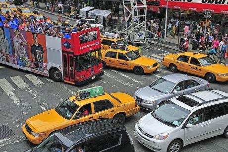 51 Double decker street cars Stock Pictures, Editorial Images and Stock ...