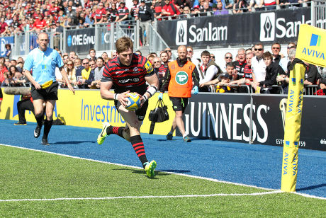 Saracens David Strettle Races Through Pick Editorial Stock Photo ...