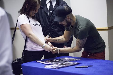Abz Love Signs Fans T Shirt Editorial Stock Photo - Stock Image ...