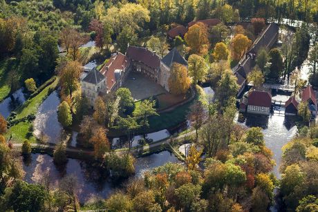 Schloss Rheda Castle Schlosspark Rheda Castle Editorial Stock Photo ...