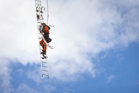 100 Cable installer Stock Pictures, Editorial Images and Stock Photos ...