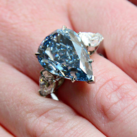 Largest Flawless Vivid Blue Diamond World Editorial Stock Photo - Stock ...