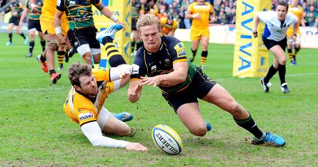 Northamptons Tom Stephenson Touches Down Try Editorial Stock Photo ...