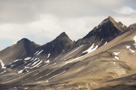 Jagged Mountain Peaks Alkehornet Spitsbergen Svalbard Editorial Stock ...