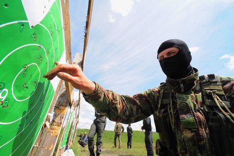 250 Army practise Stock Pictures, Editorial Images and Stock Photos ...
