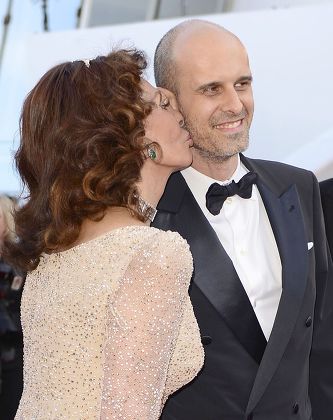 Sophia Loren Kisses Her Son Edoardo Editorial Stock Photo - Stock Image ...