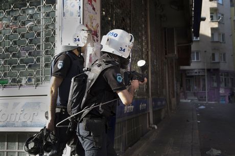 __COUNT__ Protests in Alevi, Istanbul, Turkey - 22 May 2014 Stock ...