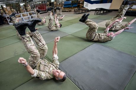 16 Air Assault Brigade Paratroopers Training Editorial Stock Photo ...