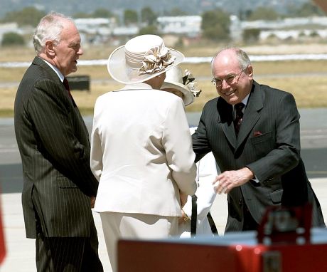 QUEEN ELIZABETH II VISITING ADELAIDE, AUSTRALIA - 27 FEB 2002 Stock ...
